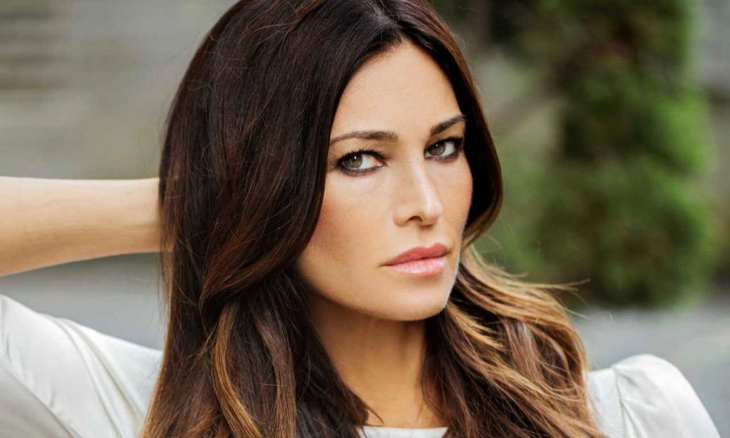 Manuela Arcuri, la rivelazione intima su Gabriel Garko: "L'attrazione fisica tra noi due ...