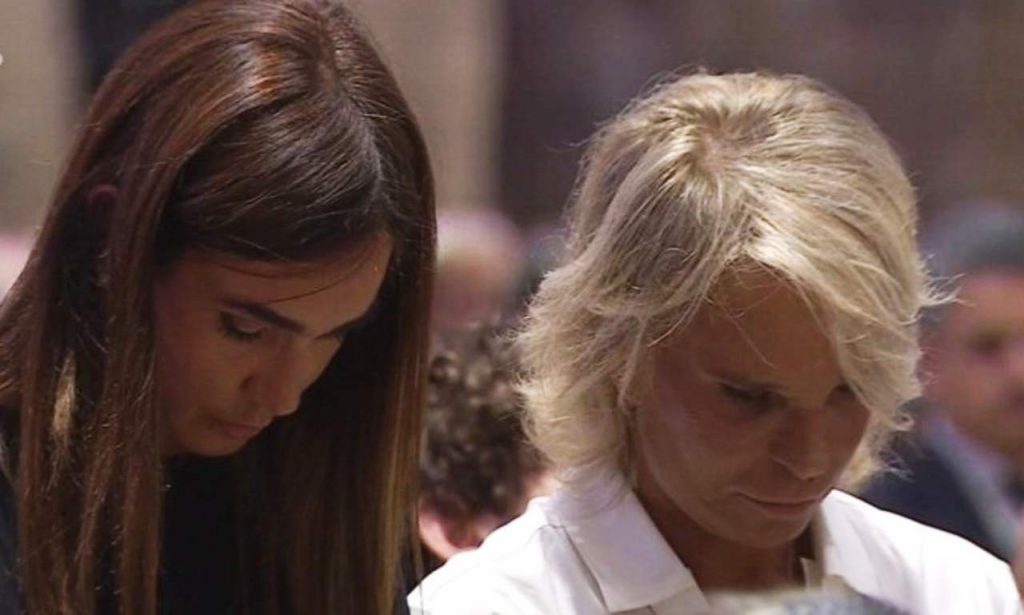 Maria De Filippi, cos'ha sussurrato all'orecchio di Silvia durante il ...